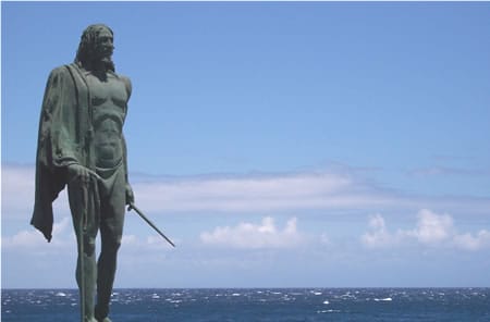 El dios supremo y el Axis Mundi para los guanches : Sobre Leyendas